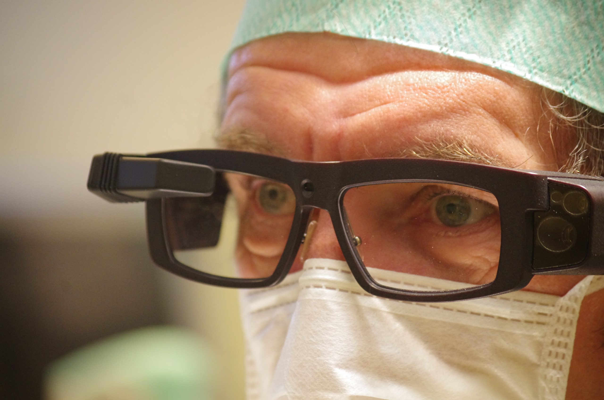 The Power of Smart Glasses In Healthcare - Remote Assistance in the OR